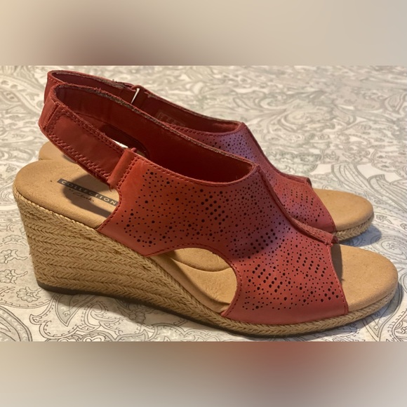 Clarks | Shoes | Clark Red Platform Size 85 | Poshmark